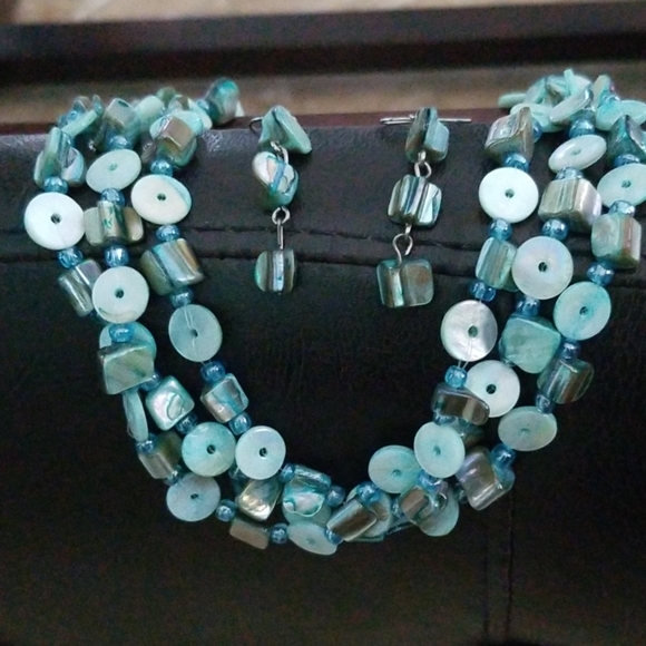 Jewelry | 3 Strand Blue Iridescent Stone Necklace Wearrings | Poshmark